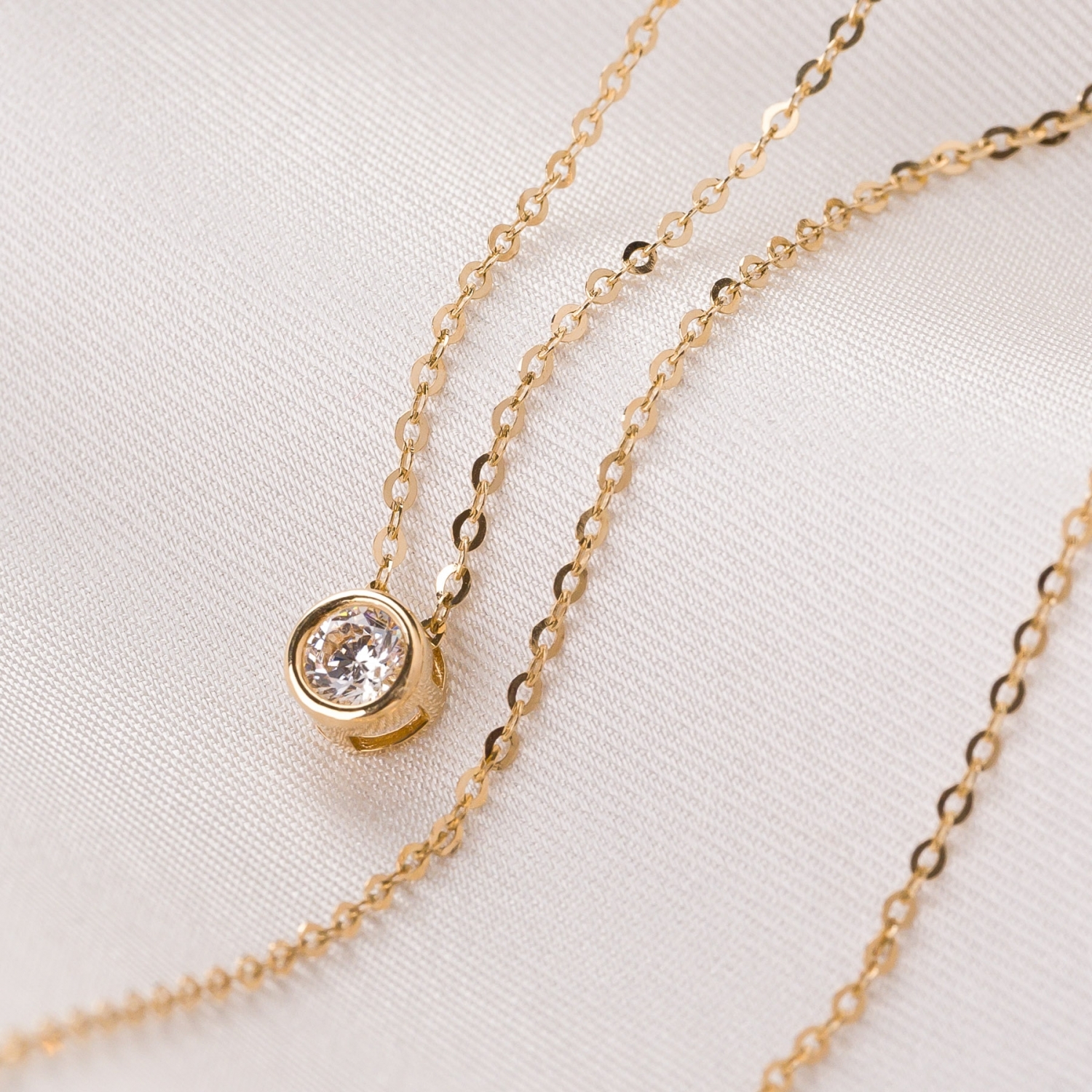 Colier aur 14K cu charm Solitaire